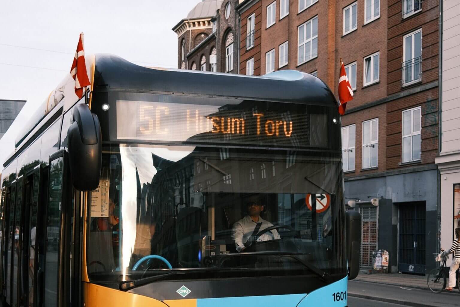 GeoSignage - Adding buses in Denmark